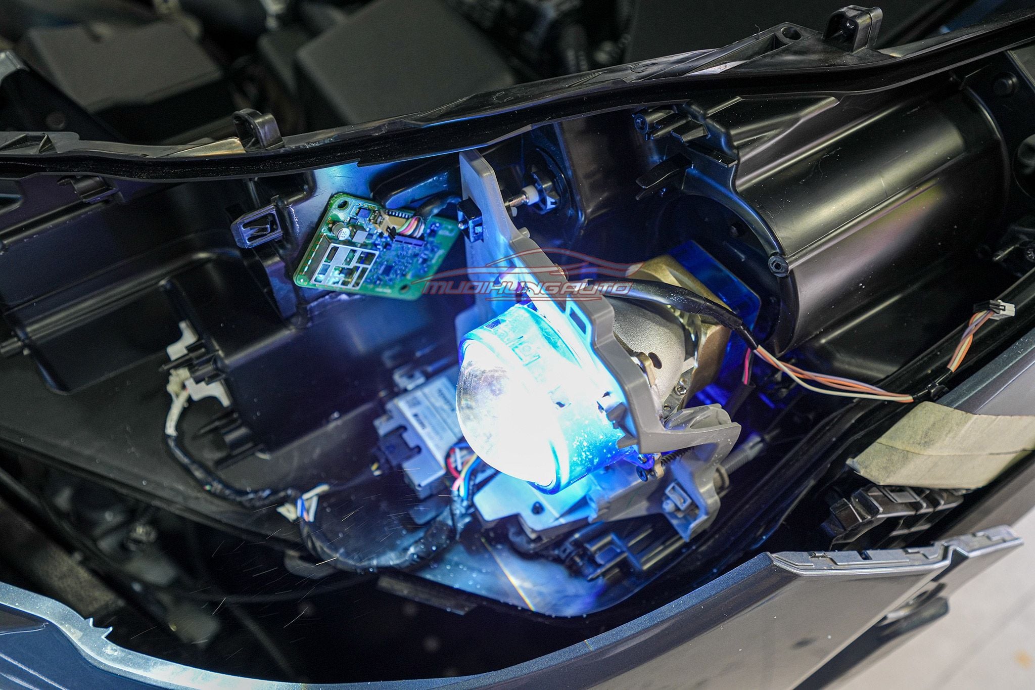 Độ Đèn Bi LED Domax X-LED Pro Cho Xe Toyota Corolla Cross 2021 - Mười ...