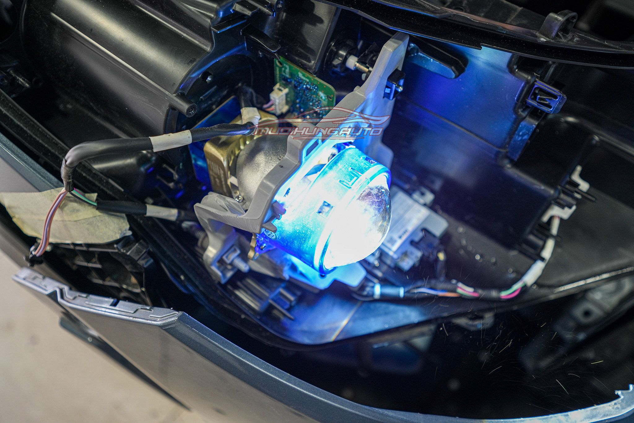 Độ Đèn Bi LED Domax X-LED Pro Cho Xe Toyota Corolla Cross 2021 - Mười ...