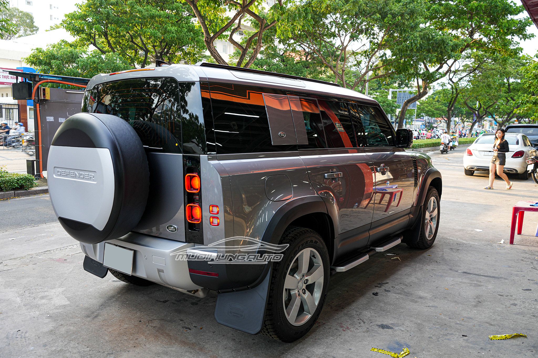 Bộ Chắn Bùn Cho Xe Land Rover Defender Cao Cấp Tại TPHCM - Mười Hùng Auto