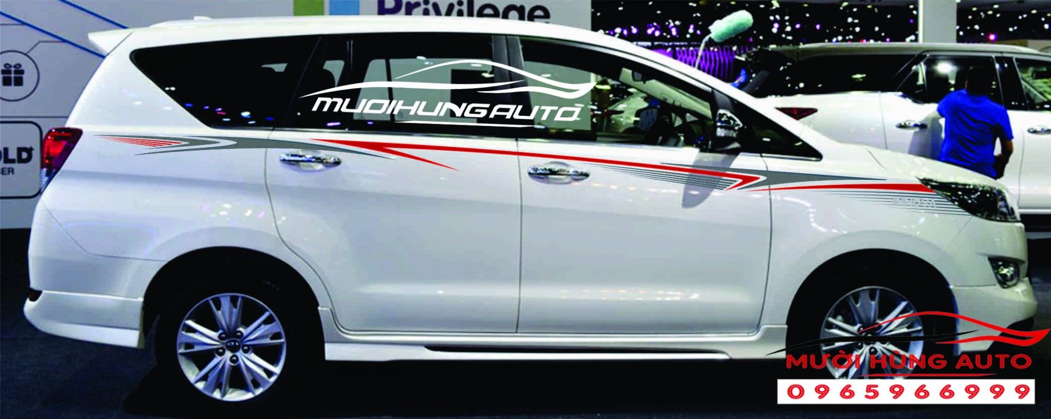 Dán tem decal xe Toyota Innova 2019 - 2020 - Mười Hùng Auto