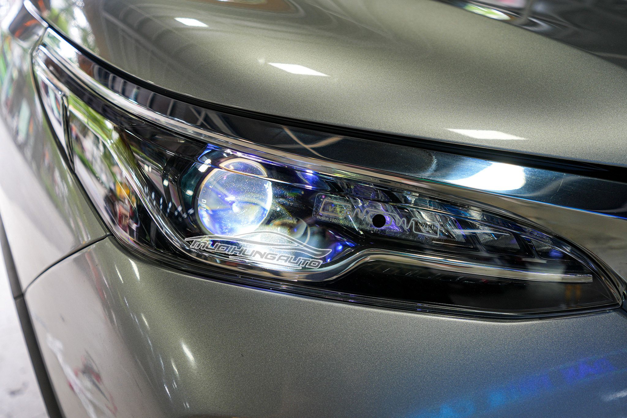 Độ Bi LED Domax X-LED Pro Và Bi Gầm Eagle F-Light Cho Xe Toyota Fortun ...