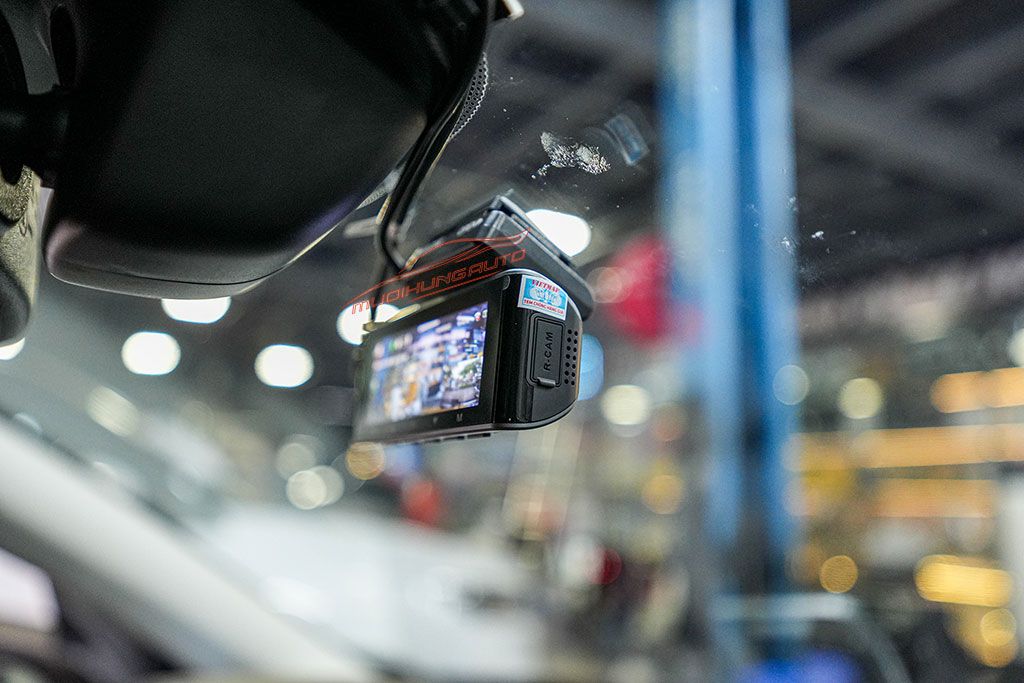 Gắn Camera Hành Trình Vietmap Speedmap M1 Cho Xe Mazda Cx30 2022 - Mười ...