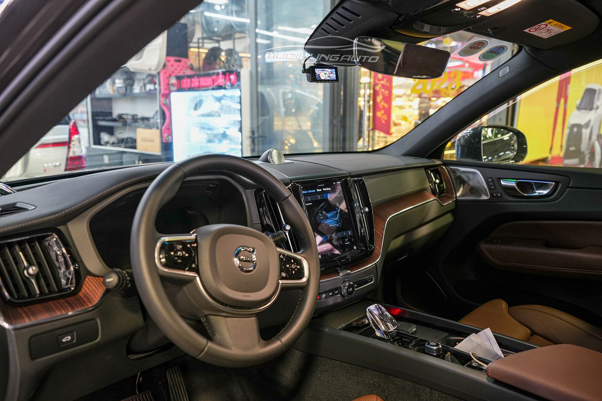 Lắp Camera Hành Trình Vietmap Speedmap M1 Cho Xe Volvo XC60 2020 - Mười Hùng Auto