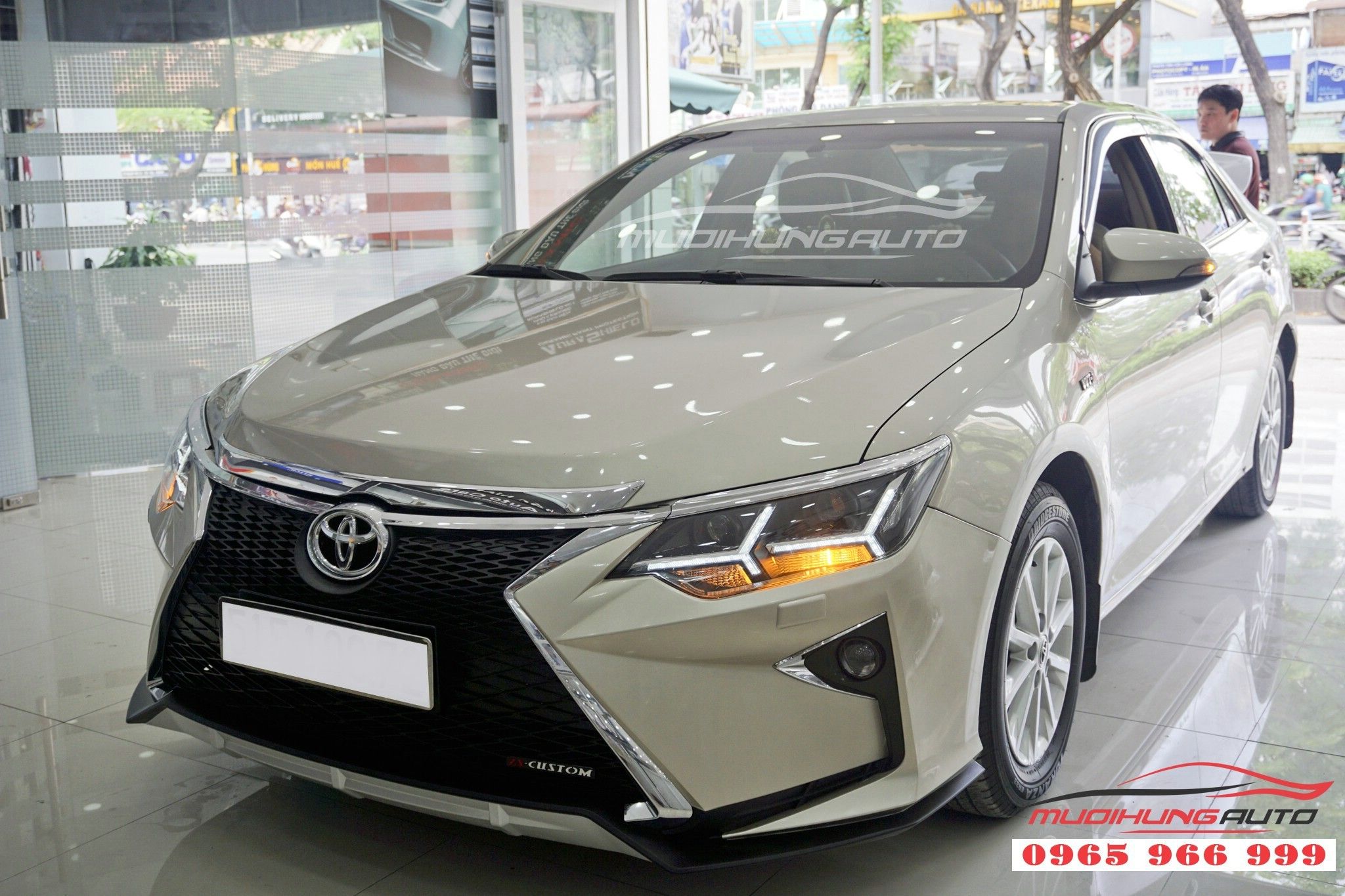 Toyota Camry 2.0 độ thành Lexus đẳng cấp - Mười Hùng Auto