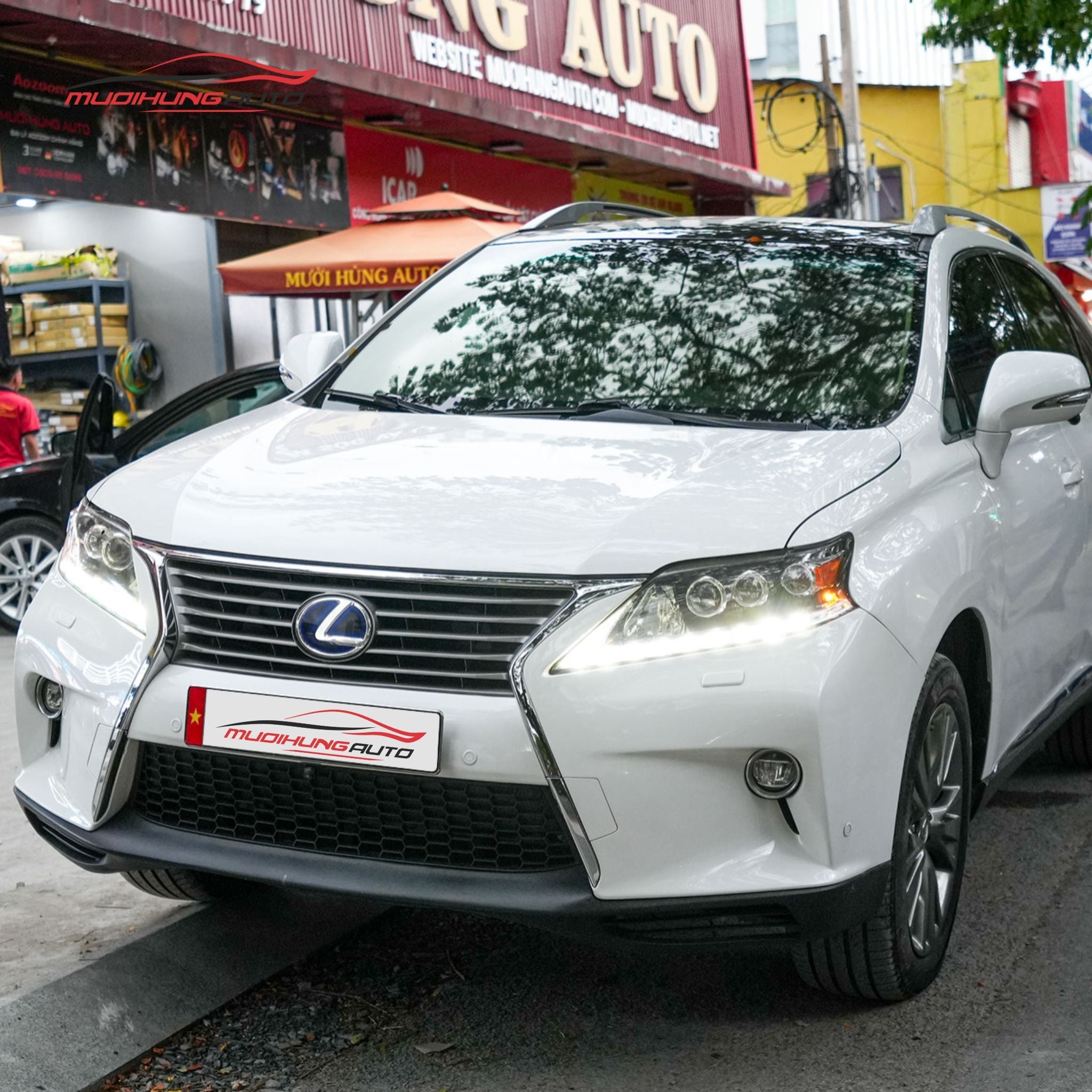 Tráng Lốp Chống Đinh Cho Xe Lexus RX450h 2013 - Mười Hùng Auto