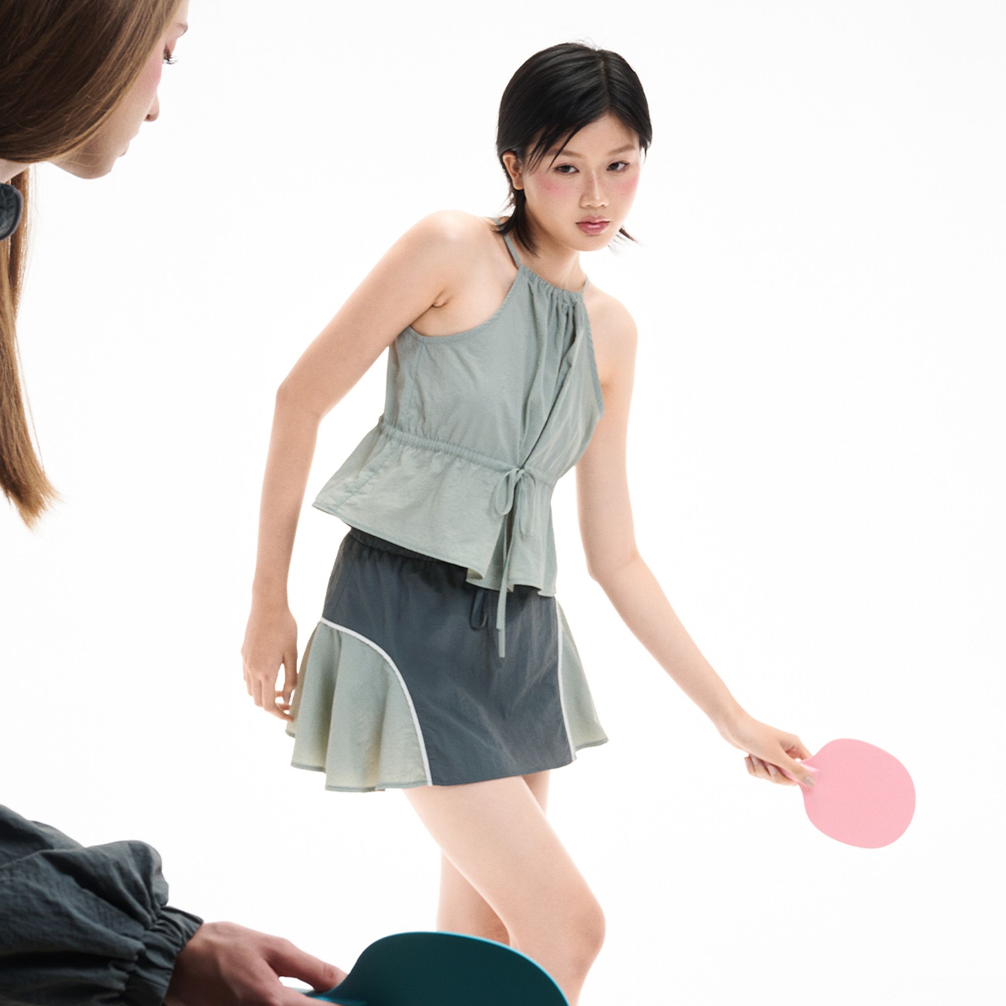 Áo cổ yếm vải dù - T0823 – Dottie