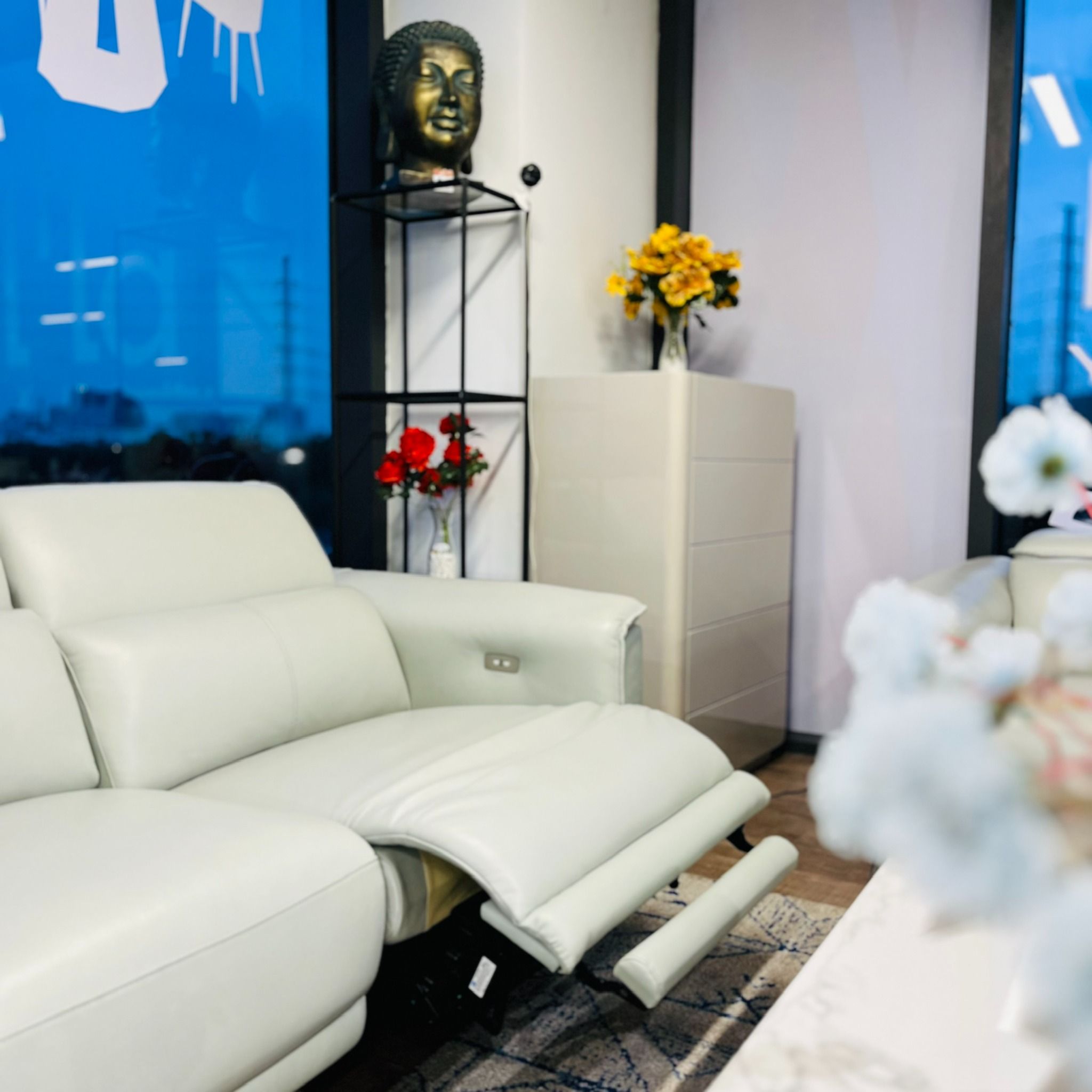 Sofa Băng 2 Da Bò Thư Giãn Chỉnh Điện Màu Kem Giảm Sâu Giảm Đậm – Alila ...