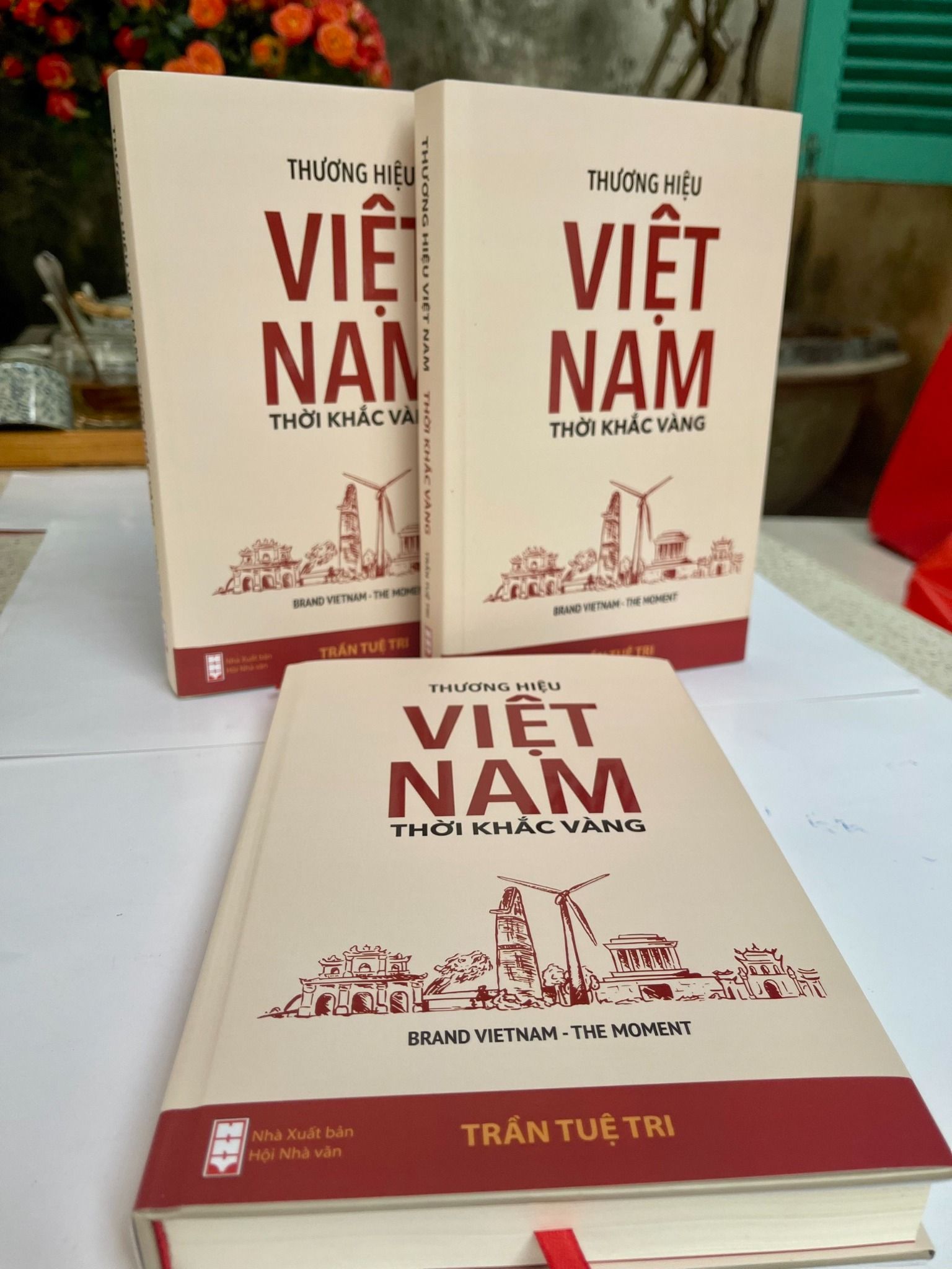 Sách Thương Hiệu Việt Nam Thời Khắc Vàng Brand Vietnam The Moment SÁch ĐÔng A