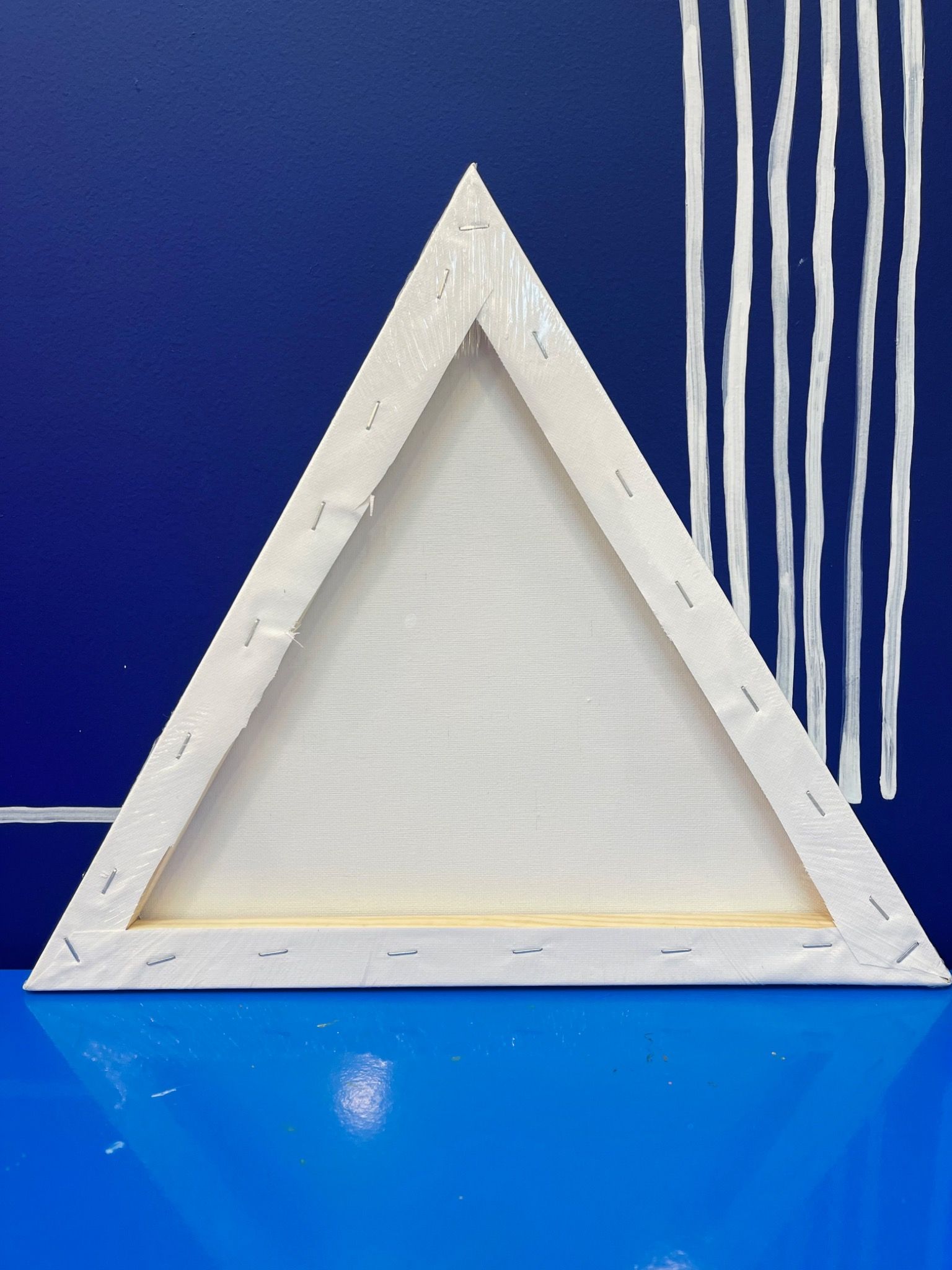 Khung Tranh Canvas Tam Giác 35cm – Colormate Art & Craft