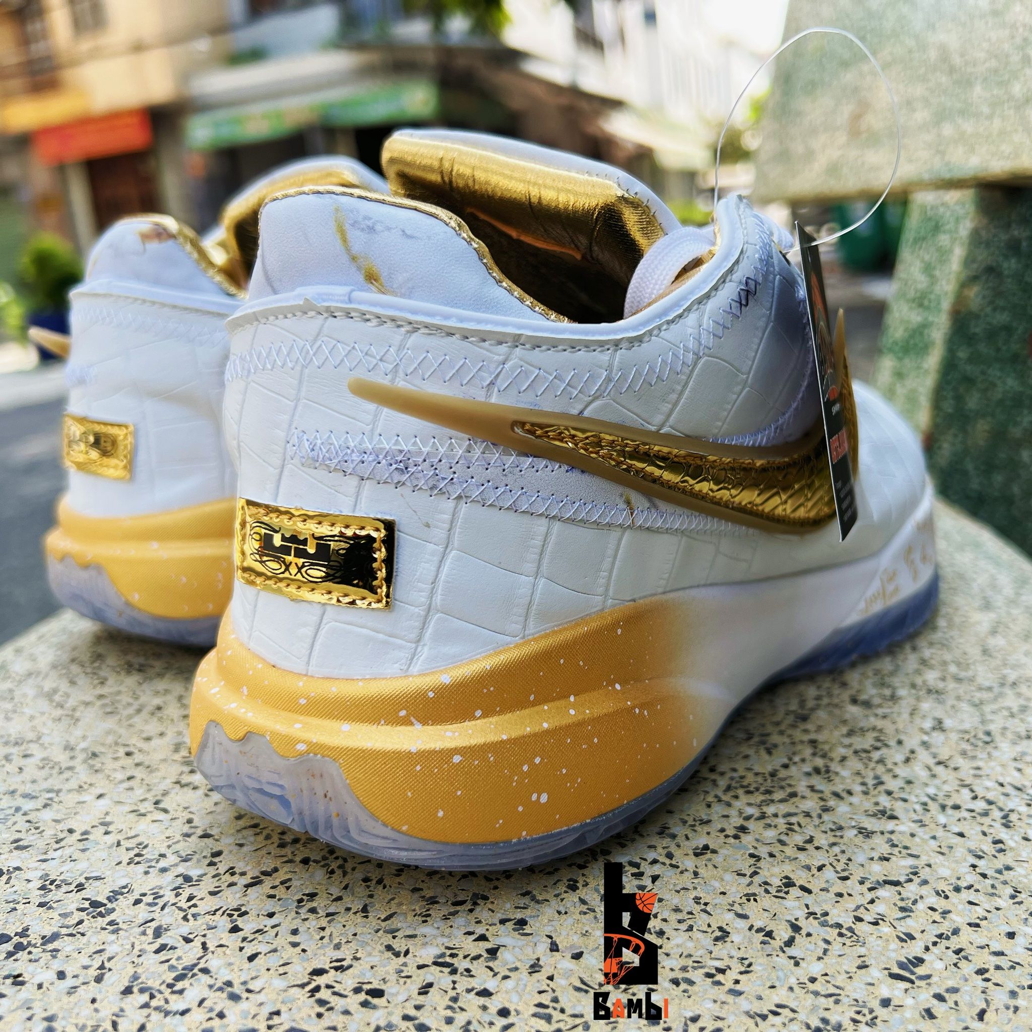 LB20 " The Moment " – BAMBISHOP