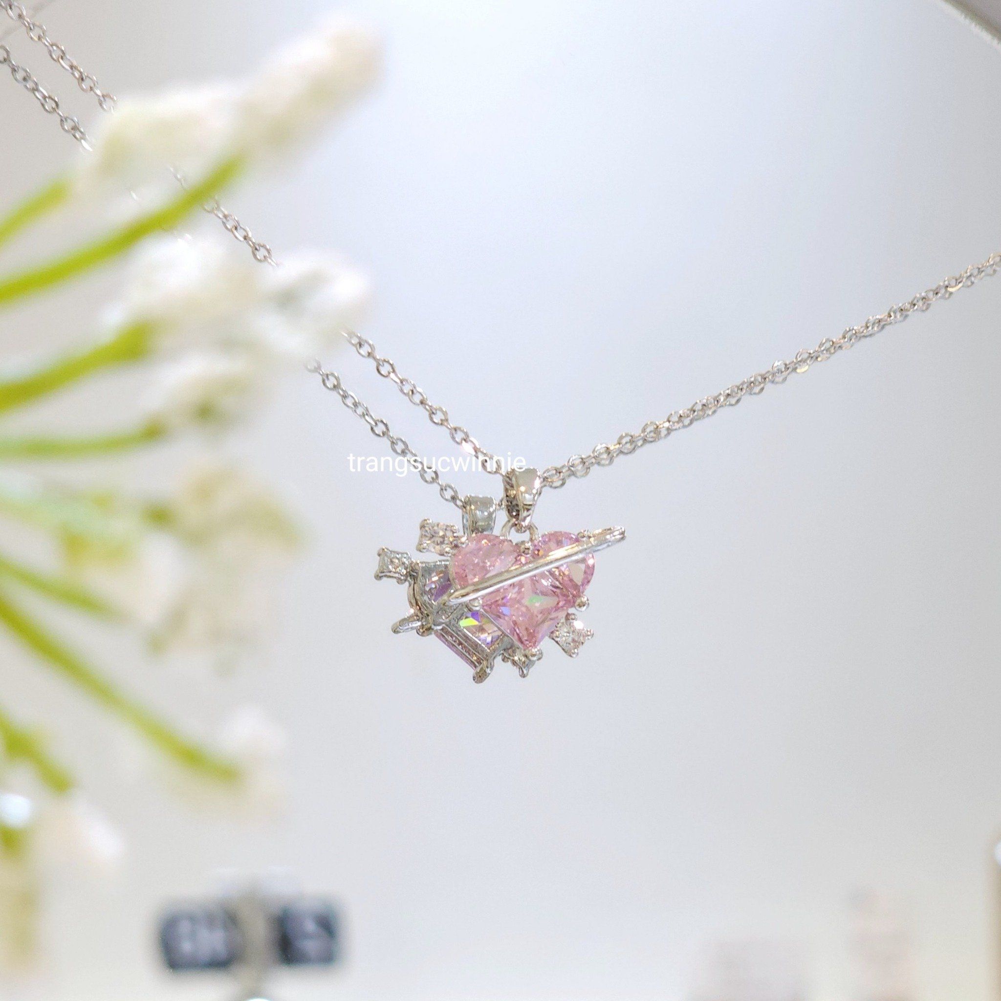 Dây chuyền Pink heart planet – Winnie Accessories