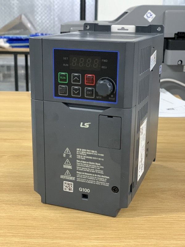 Biến tần 1.5Kw 3pha 220V LSLV0015G100-2EONN – BĂNG TẢI BÌNH MINH