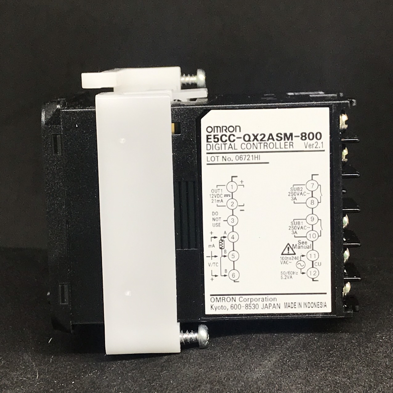 Bộ điều khiển nhiệt độ Omron E5CC-QX2ASM-800 – BĂNG TẢI BÌNH MINH