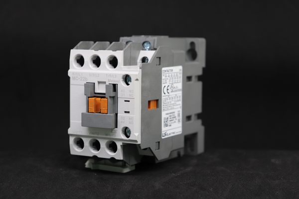 Khởi động từ Contactor LS 3P 22A 220VAC MC-22b - bangtaibinhminh.com ...