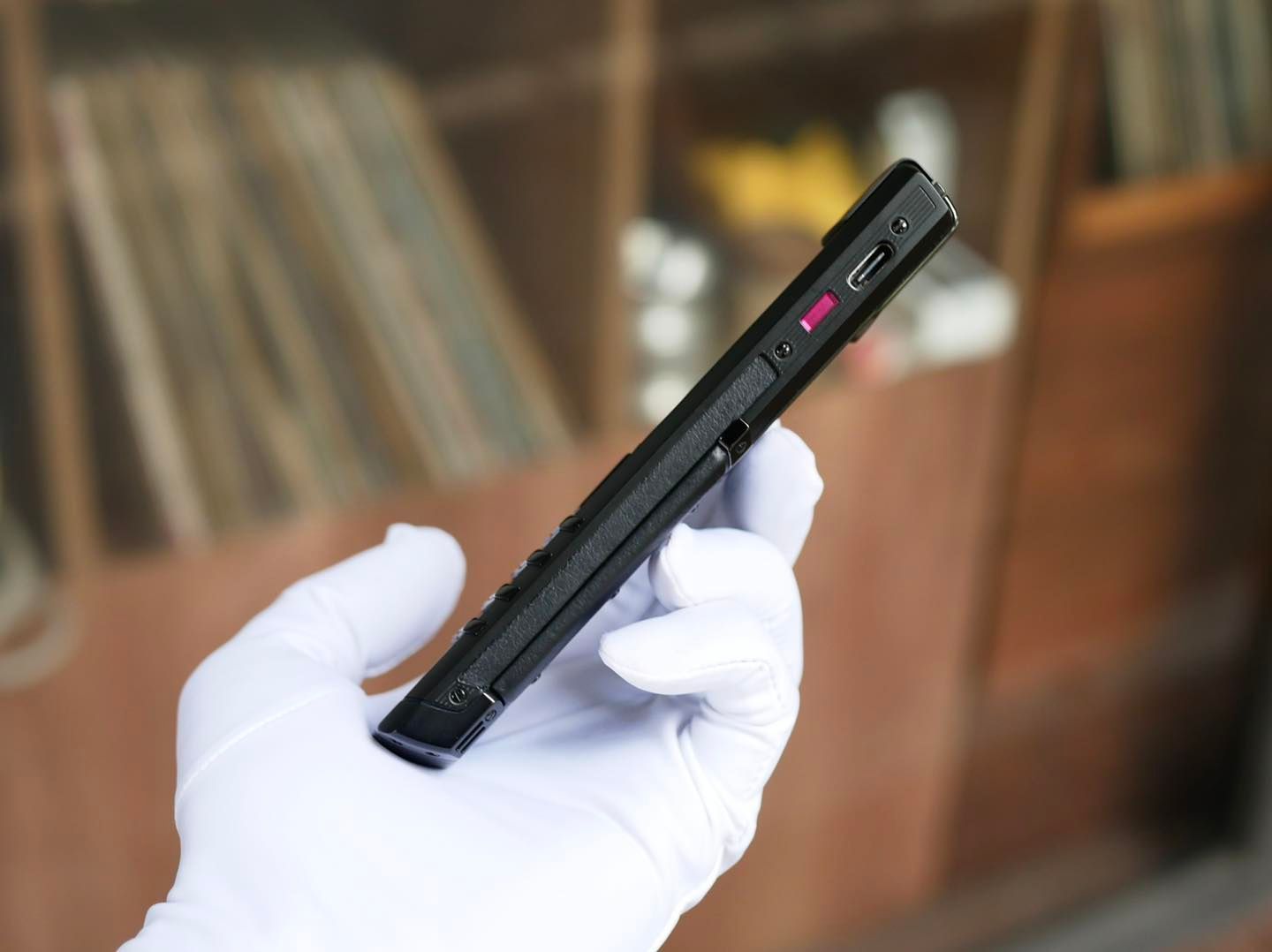 Vertu Signature V Pure Black 2021 – Luxury Phone & Accessories