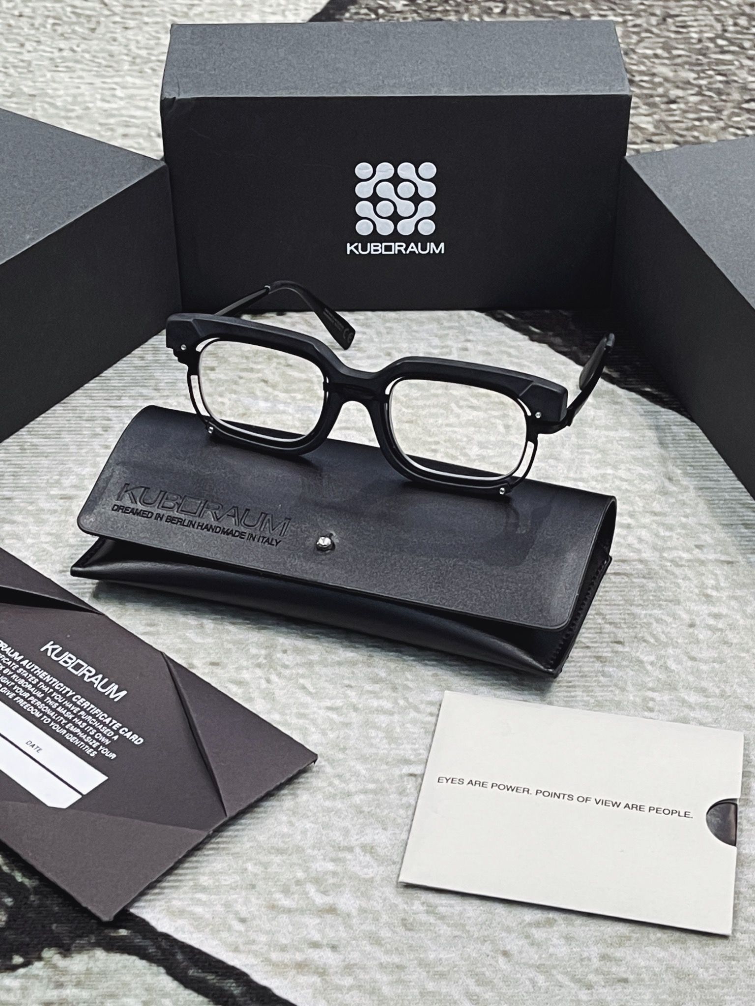 Kính Kuboraum H91 - Mắt Trong Gọng Đen Nhám – EDDY