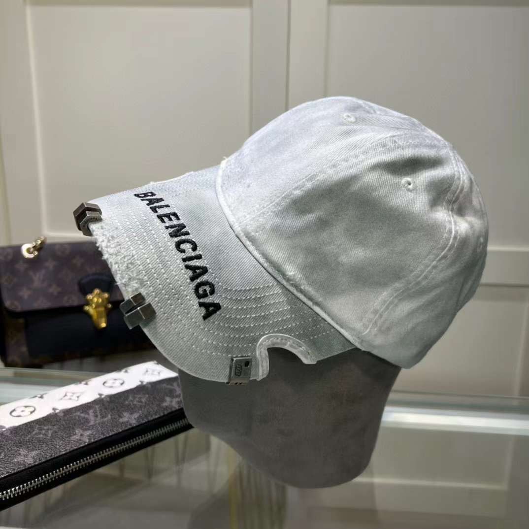 Mũ Balen Logo Stud Cut Out - White Grrey – EDDY