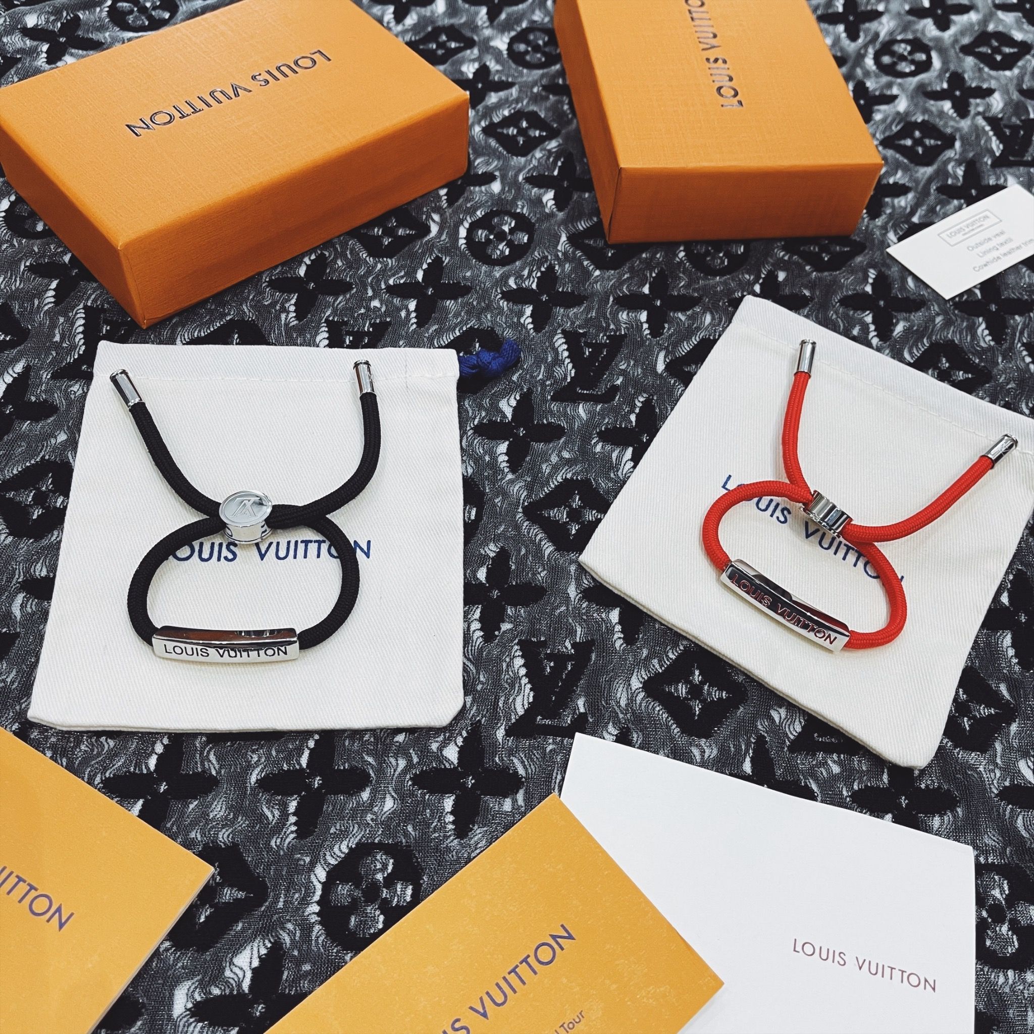 Vòng tay LO Space - Đỏ – EDDY