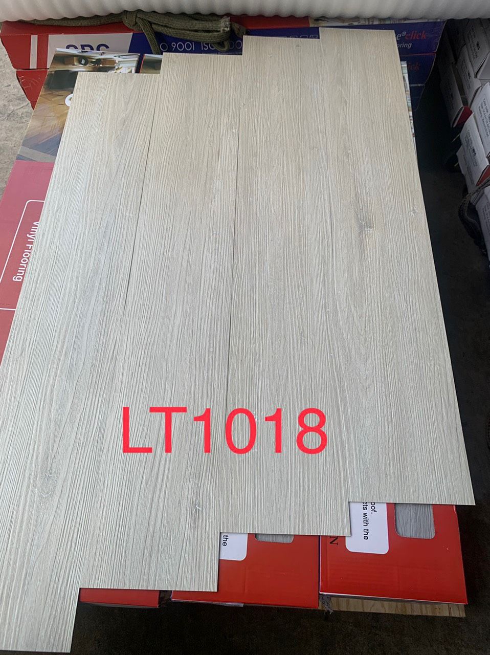 Sàn nhựa LVT 2mm – Sàn Gỗ Thiên Phát