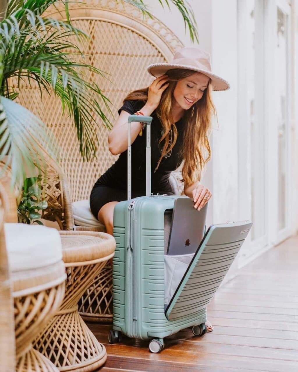 Valy Samsonite Elevation