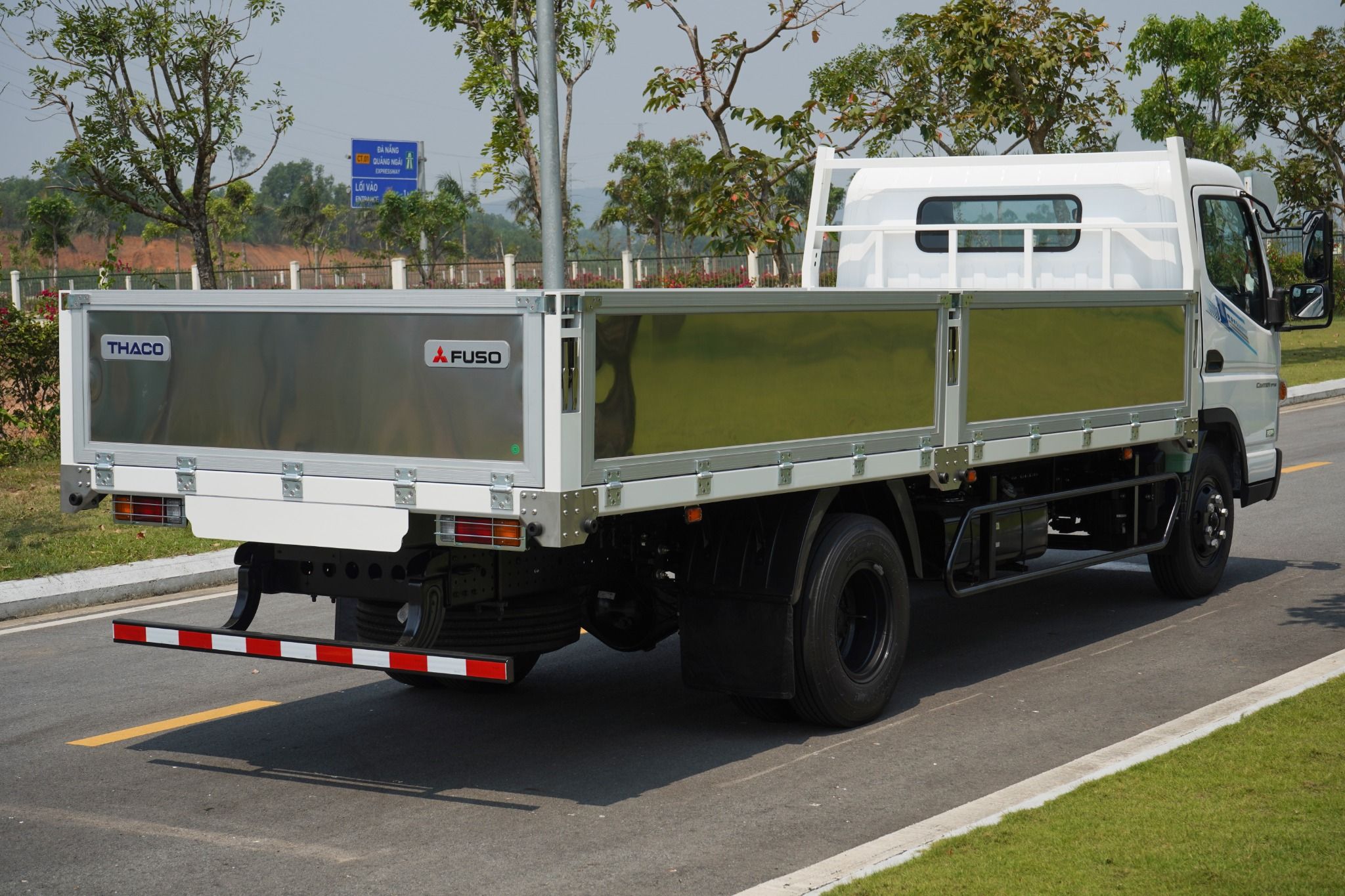 Xe tải Mitsubishi 3.5 tấn | Fuso Canter TF7.5 | Thùng lửng – THACO Bình ...