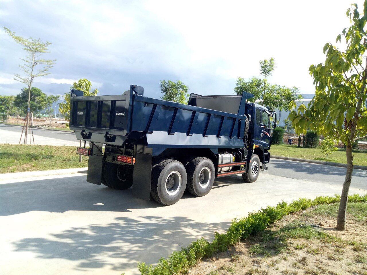 Xe ben 3 chân | Foton Auman ETX D240 | Thùng 9,29 khối – THACO Bình Triệu