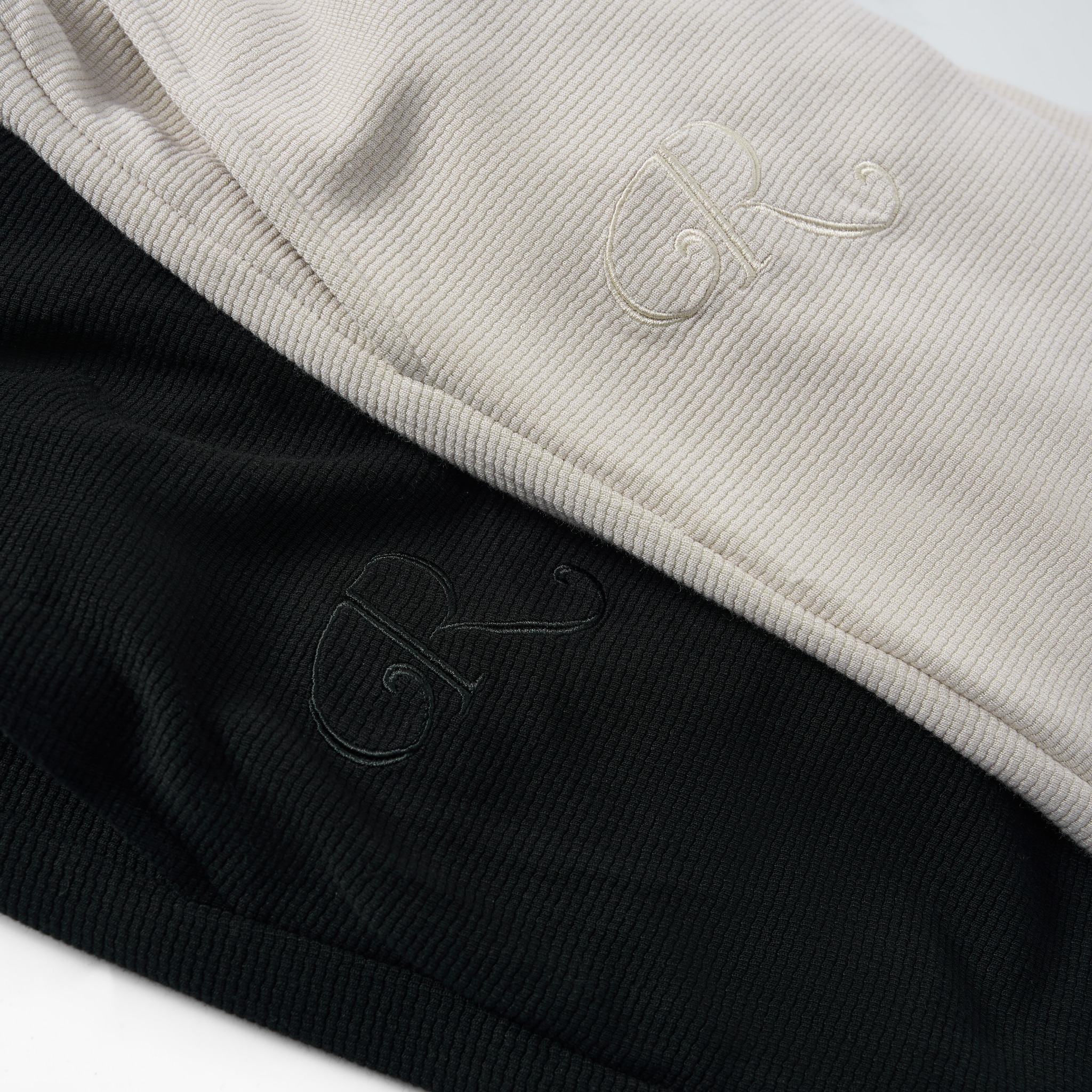 Set Đồ Thun Cotton Jersey Nam Embroidered Essence Form Regular