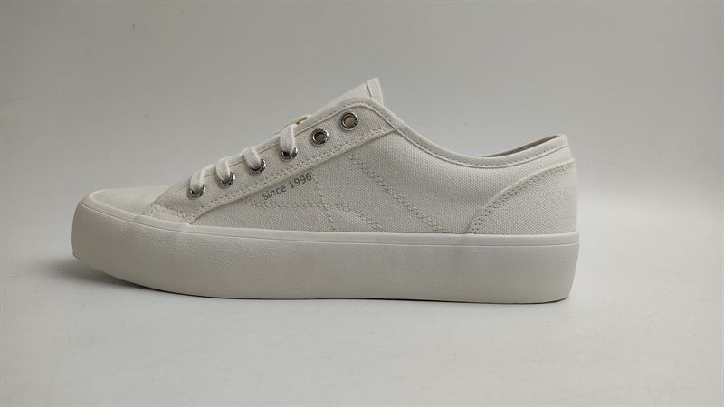 E18 WHITE– DinCox Shoes