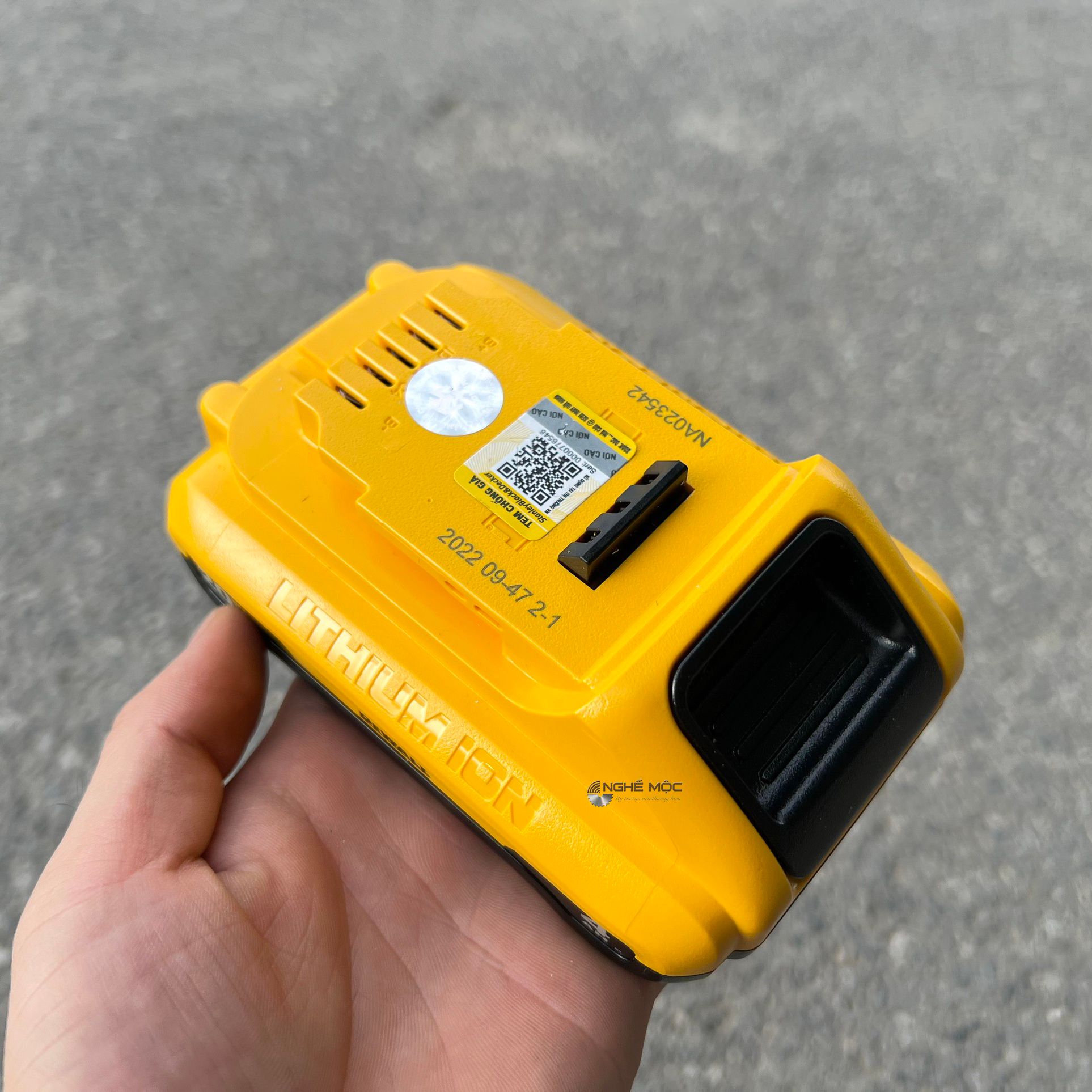 Pin 4a Dewalt hàng USA – mochaiphat