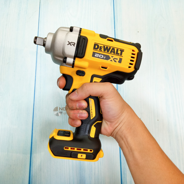 Máy siết bu lông 18-20V Max Dewalt DCF891 – mochaiphat