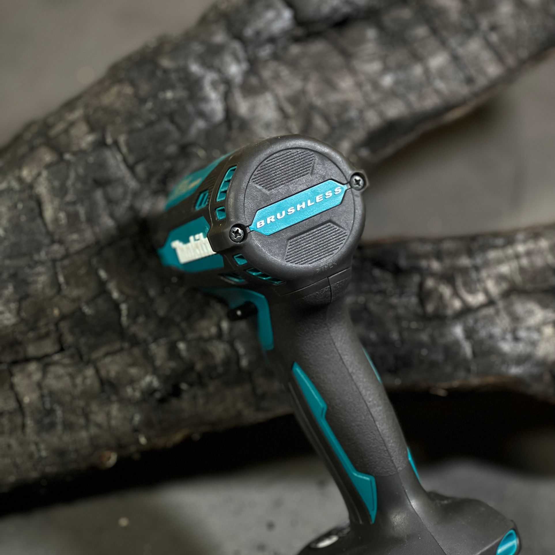 Máy siết vít makita XDT14 – mochaiphat