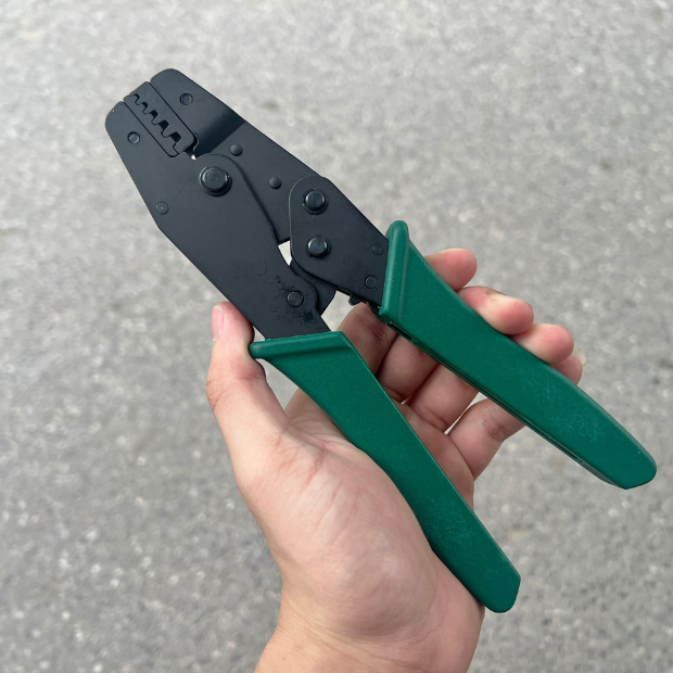 Kìm lột đầu cáp dây điện 8"/200mm Sata 91102 – mochaiphat