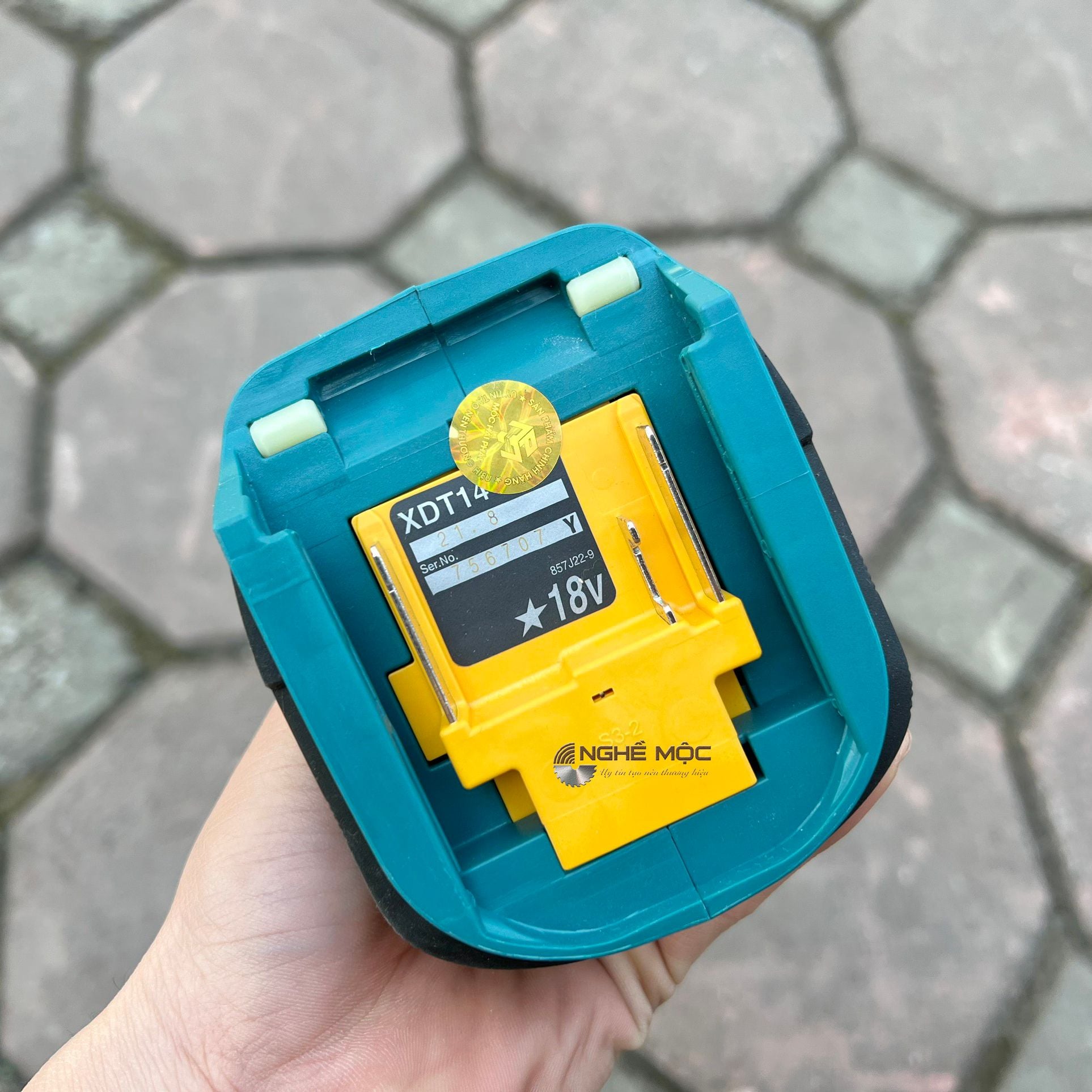 Máy siết vít makita XDT14 – mochaiphat