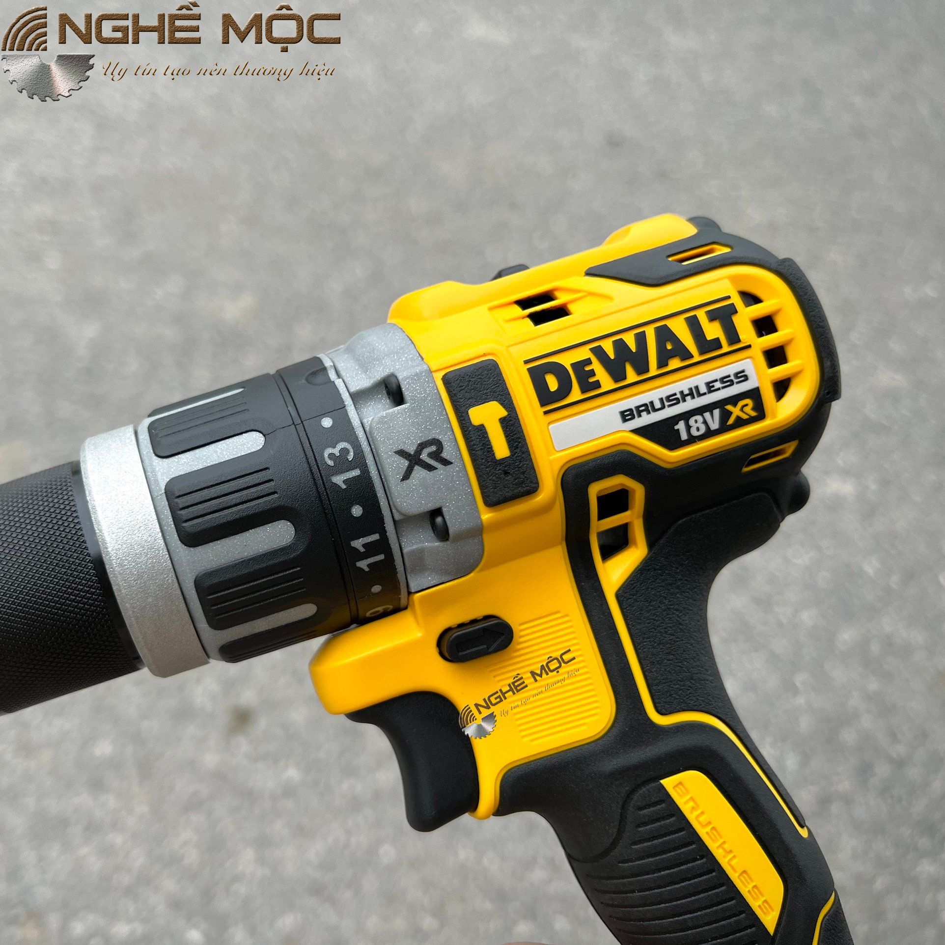 Máy khoan vặn vít động lực Dewalt DCD796M2 – mochaiphat
