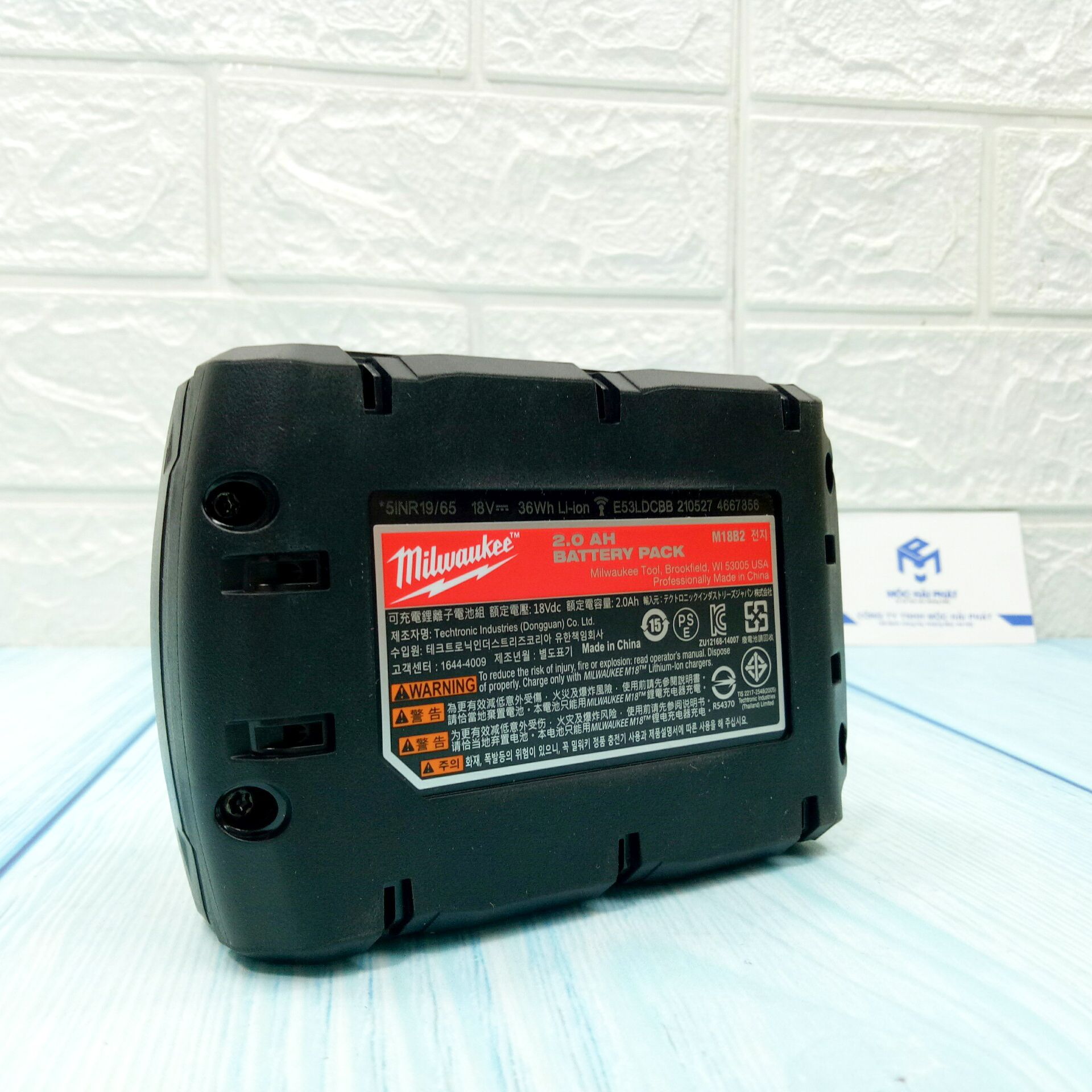 Pin M18 2.0Ah Milwaukee Chính Hãng – mochaiphat