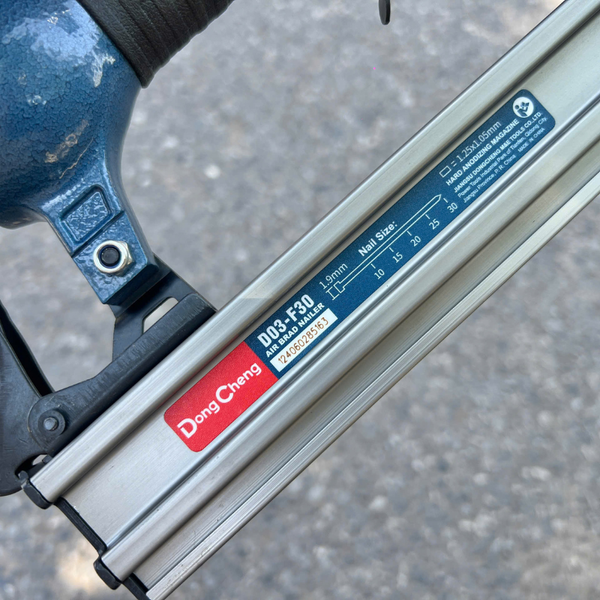 Máy Bắn Đinh Thẳng Dongcheng D03-F30 – mochaiphat