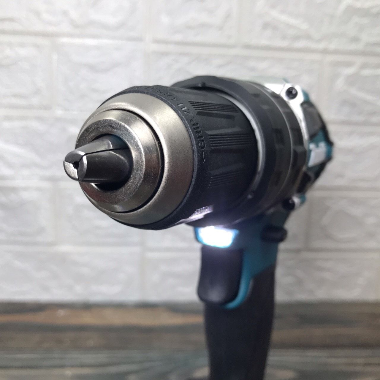 Máy khoan pin Makita DHP484 – mochaiphat