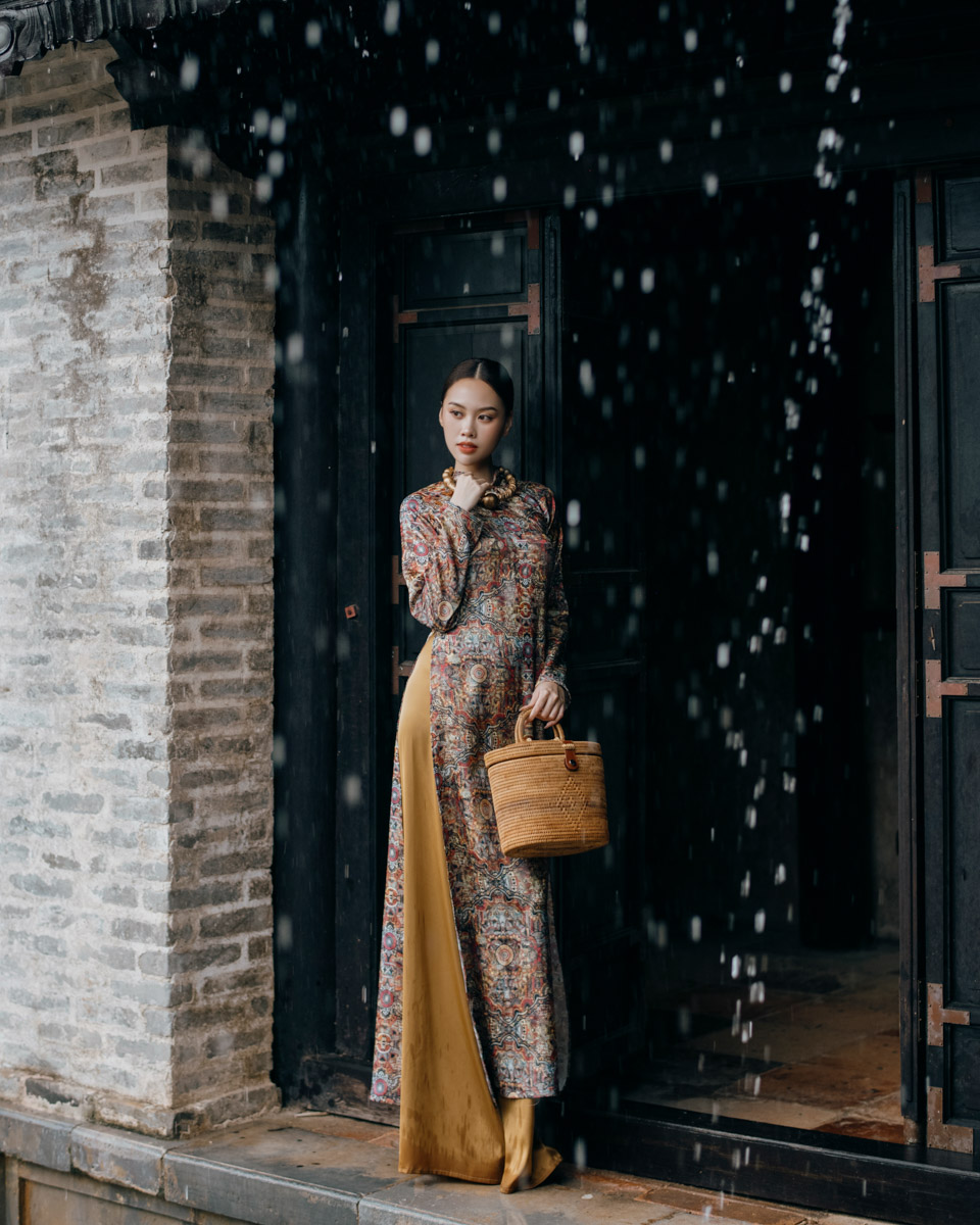 Áo Dài Gấm Vàng Nghệ Pride Việt Nam – GOSUMO.VN