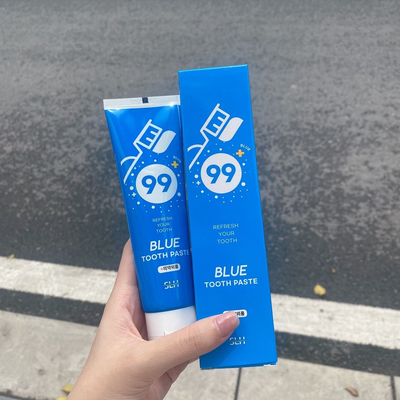 Trang chủ / Kem đánh răng SLH 99 xanh dương