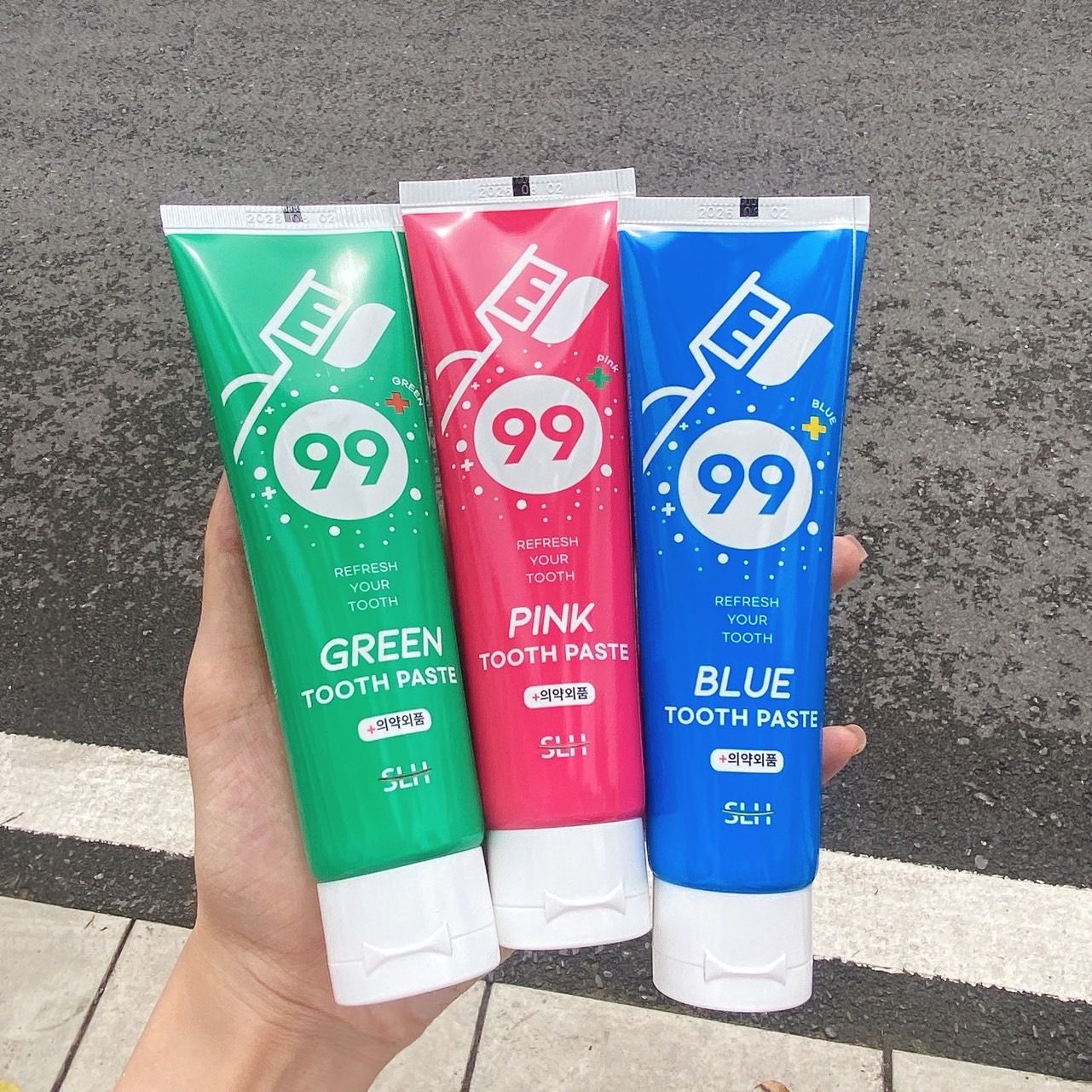 Trang chủ / Kem đánh răng SLH 99 xanh dương