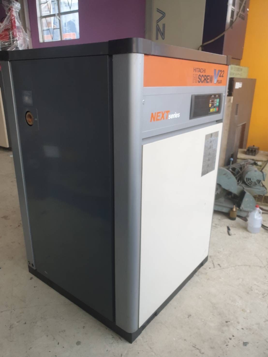 Máy nén khí trục vít 22kw biến tần Hitachi Next Series v22 plus – TEAM ...