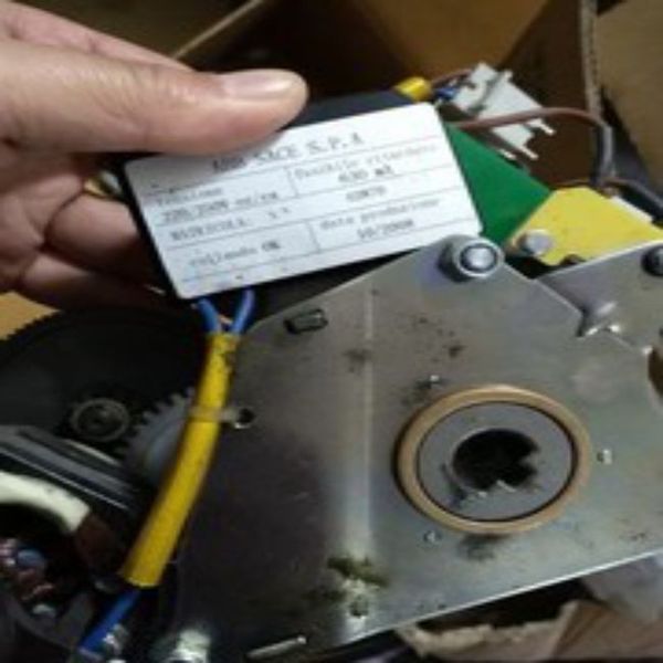 Bộ ngắt mạch khung chính hãng ABB SACE Spa Động cơ lưu trữ năng lượng ...