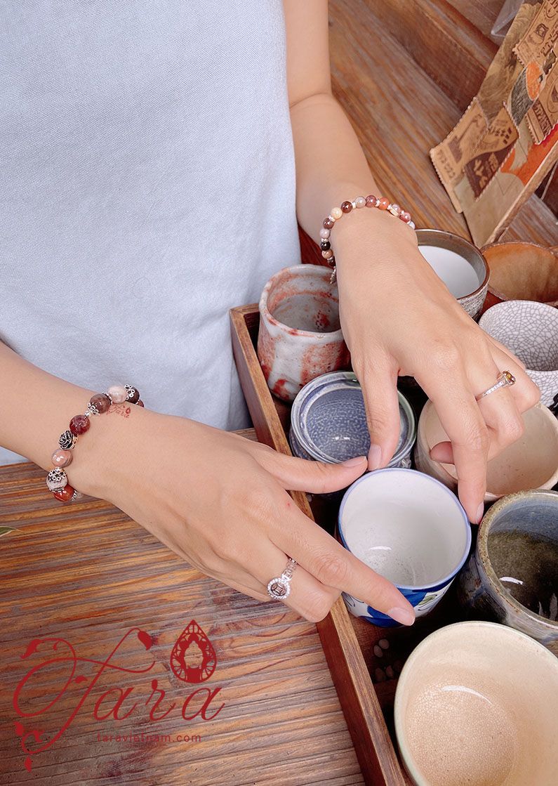 Vòng Đá Gỗ Hóa Thạch – TARA GEMS