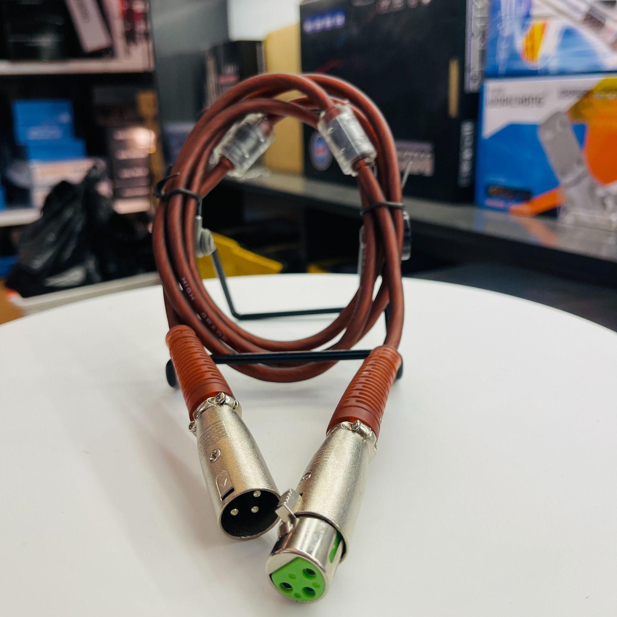 Combo mic Takstar SM8B Sourd Card X5 có cổng mic 48v âm thanh vượt tr ...