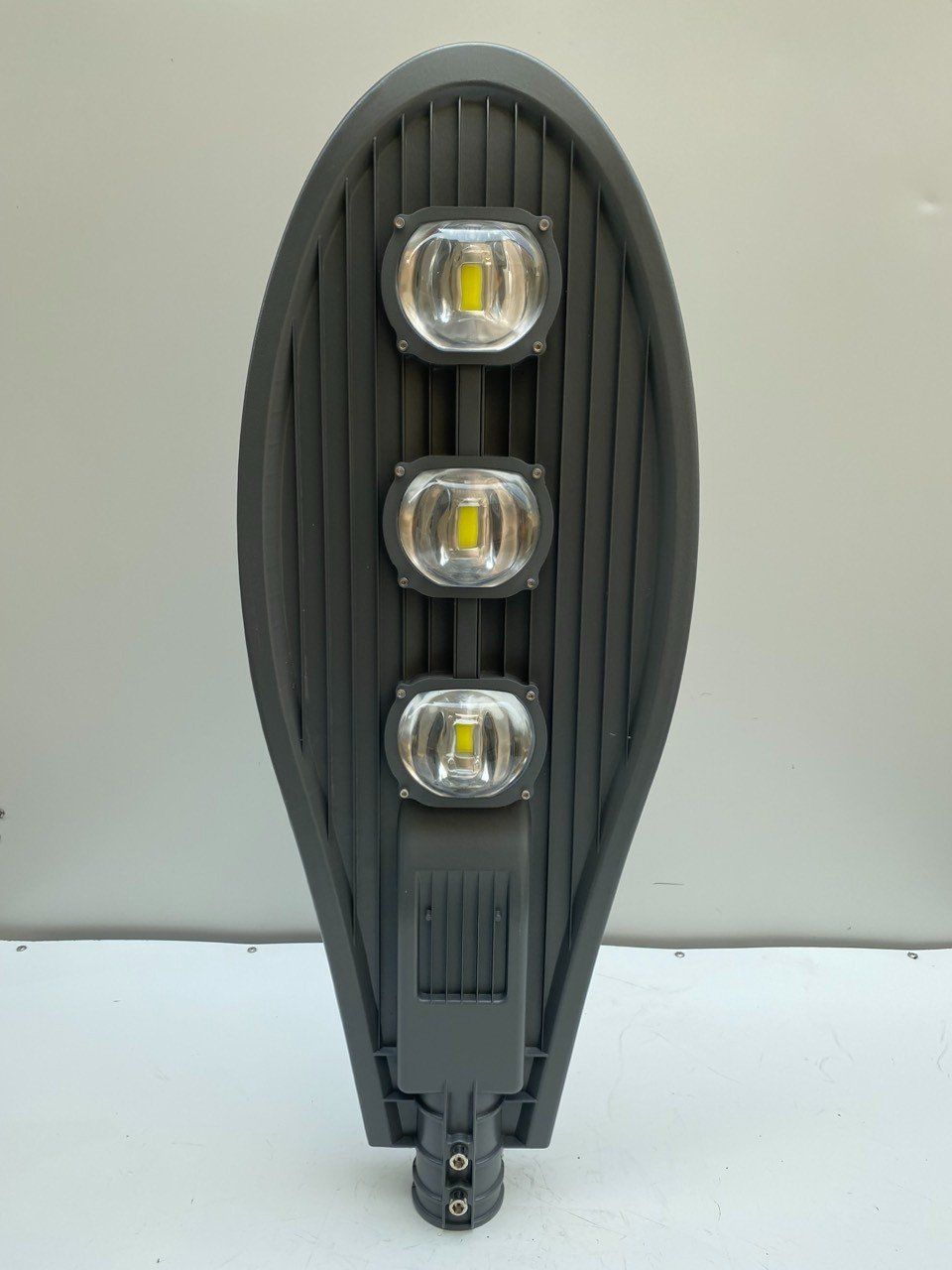 Đèn đường chiếc lá nguồn Done + Led Philip 50W, 100W, 150W – EDISUN