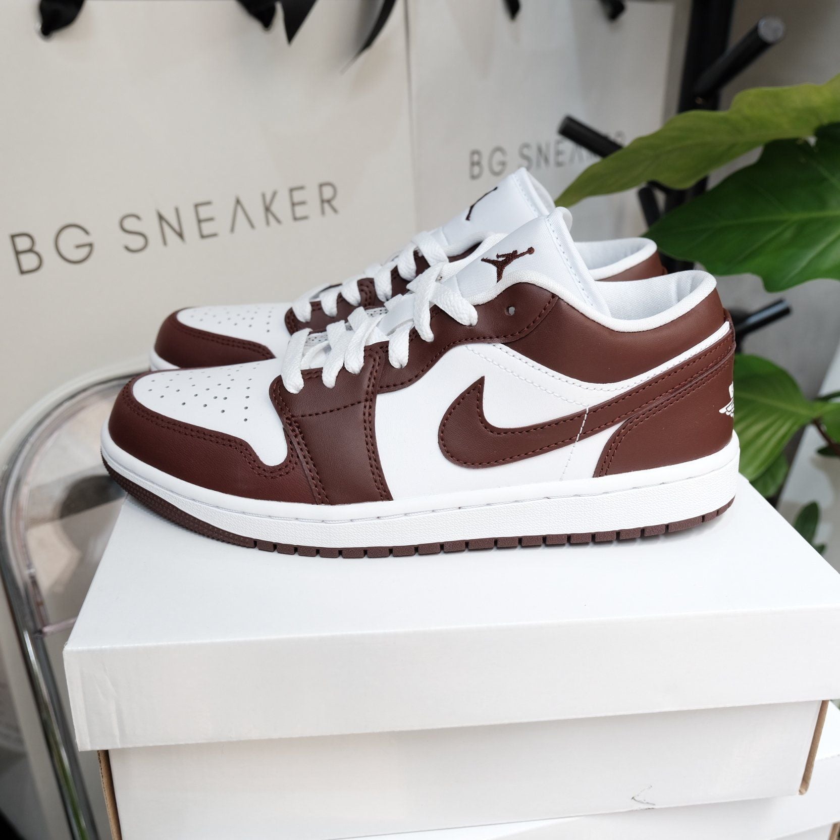 Giày Nike Air Jordan 1 Low Gets A Familiar Team Red DC0774-116 – BG SNEAKER