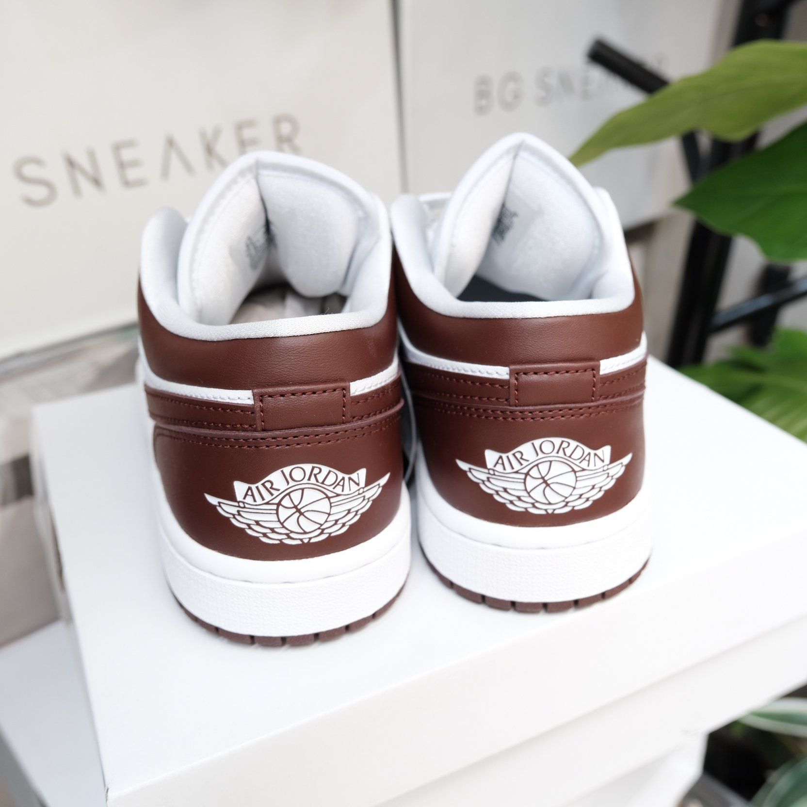 Giày Nike Air Jordan 1 Low Gets A Familiar Team Red DC0774-116 – BG SNEAKER