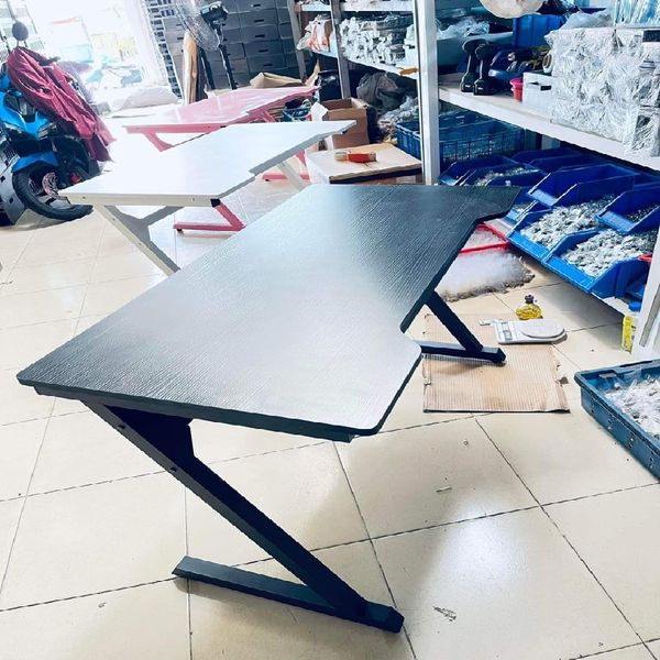 Bàn Chữ Z Gaming - Mặt Gỗ – Vi Tính Mạnh Quý