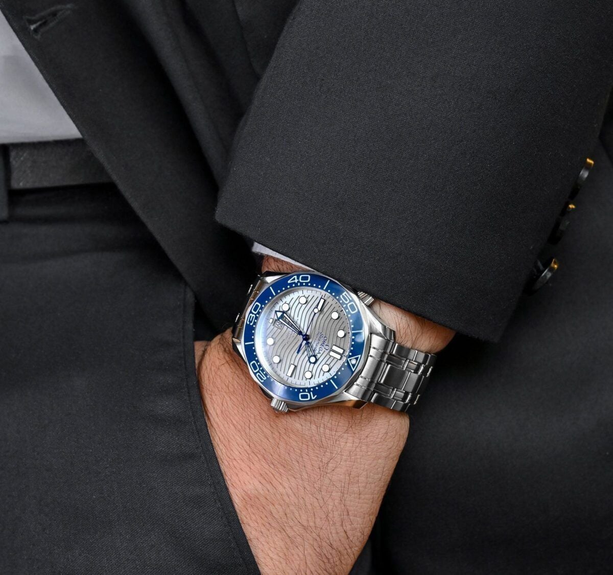 Omega Seamaster Drive Master Chronometer 210.30.42.20.06.001 – ACAuthentic