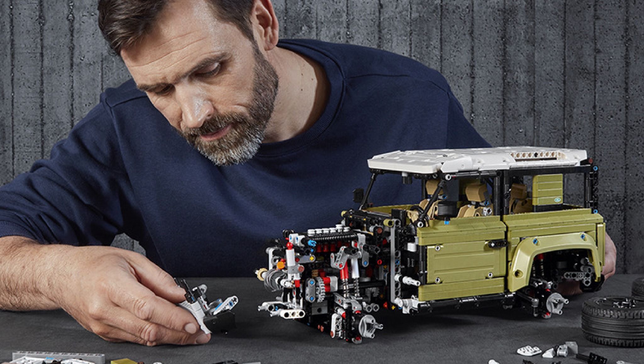 Mô hình xe mô tô lắp ghép Land Rover Defender 2573 pcs tỉ lệ 1:5 non l – Cửa Hàng Mô Hình Autono1.vn